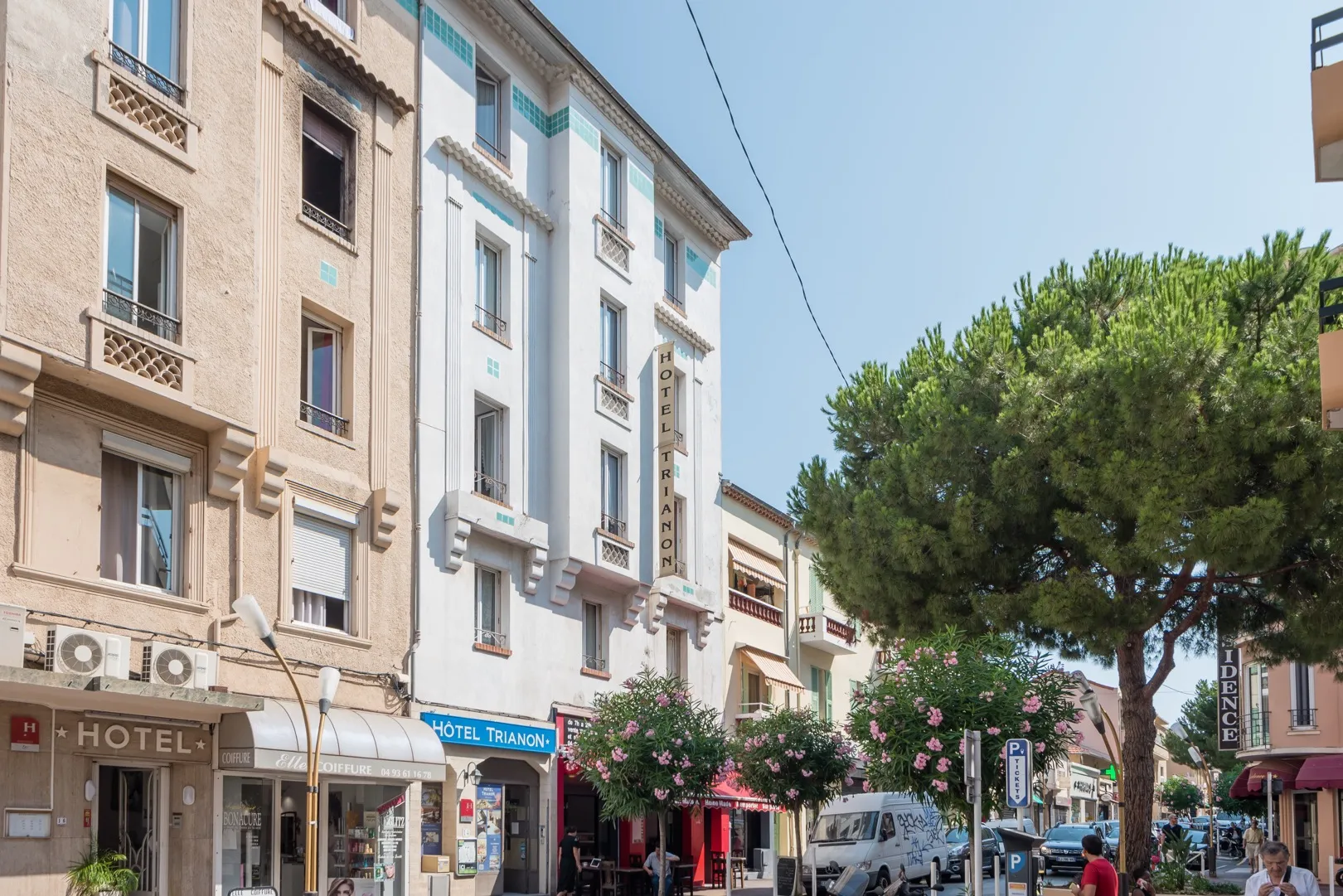 Hôtel Juan-les-pins, Hôtel* le Trianon à Antibes Juan-les-pins